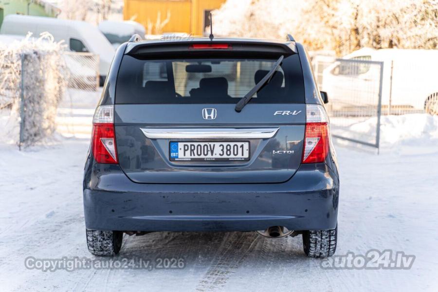 Pelēks Honda FR-V 2006 Tallina, ar dzinēja tilpumu 2.20 L un nobraukumu 217 tūkst. km par 3500 €, foto 6 vietnē AUTOMOTO.COM.LV