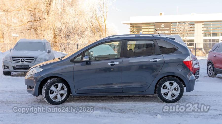 Pelēks Honda FR-V 2006 Tallina, ar dzinēja tilpumu 2.20 L un nobraukumu 217 tūkst. km par 3500 €, foto 8 vietnē AUTOMOTO.COM.LV