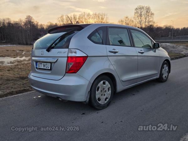 Grey Honda FR-V 2006 in Tallinn, with an engine capacity of 1.70 L and mileage of 208 thousand km for 1999 €, photo 5 on AUTOMOTO.COM.LV