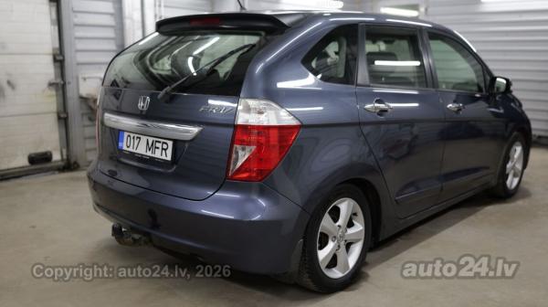 Pelēks Honda FR-V 2006 Tallina, ar dzinēja tilpumu 2.00 L un nobraukumu 272 tūkst. km par 1899 €, foto 4 vietnē AUTOMOTO.COM.LV