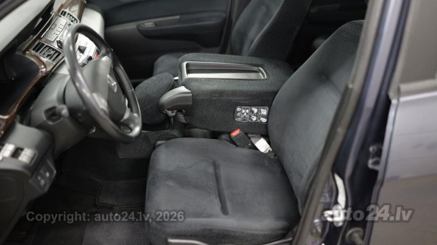 Pelēks Honda FR-V 2006 Tallina, ar dzinēja tilpumu 2.00 L un nobraukumu 272 tūkst. km par 1899 €, foto 8 vietnē AUTOMOTO.COM.LV