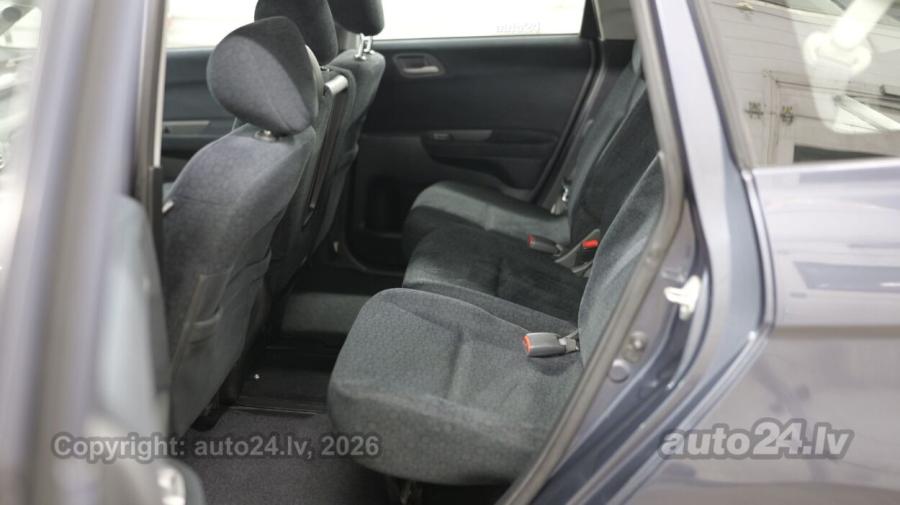 Pelēks Honda FR-V 2006 Tallina, ar dzinēja tilpumu 2.00 L un nobraukumu 272 tūkst. km par 1899 €, foto 11 vietnē AUTOMOTO.COM.LV