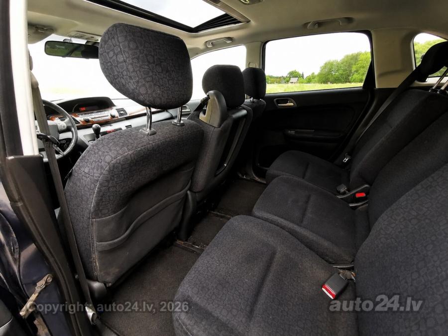Pelēks Honda FR-V 2006 Tartu, ar dzinēja tilpumu 2.00 L un nobraukumu 195 tūkst. km par 1290 €, foto 7 vietnē AUTOMOTO.COM.LV
