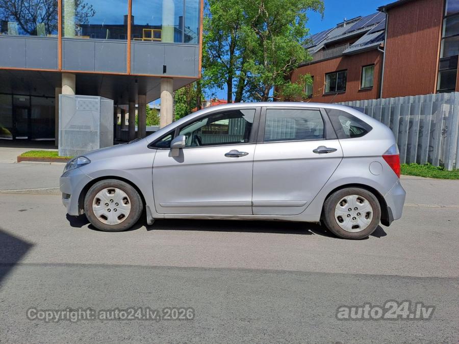 Grey Honda FR-V 2006 in Tallinn, with an engine capacity of 1.70 L and mileage of 209 thousand km for 1500 €, photo 6 on AUTOMOTO.COM.LV