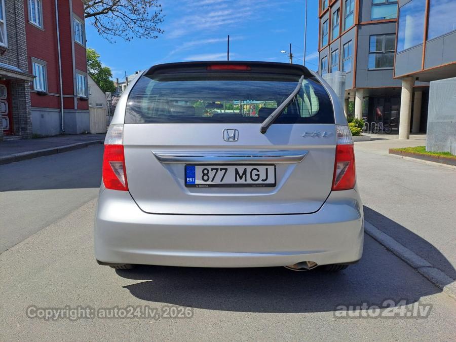 Grey Honda FR-V 2006 in Tallinn, with an engine capacity of 1.70 L and mileage of 209 thousand km for 1500 €, photo 8 on AUTOMOTO.COM.LV