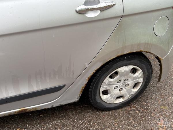 Pelēks Honda FR-V 2006 Viļņa, ar dzinēja tilpumu 1.70 L un nobraukumu 302 tūkst. km par 900 €, foto 6 vietnē AUTOMOTO.COM.LV