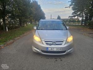 Pelēks Honda FR-V 2006 Jonava, ar dzinēja tilpumu 2.20 L un nobraukumu 350 tūkst. km par 1650 €, foto 3 vietnē AUTOMOTO.COM.LV