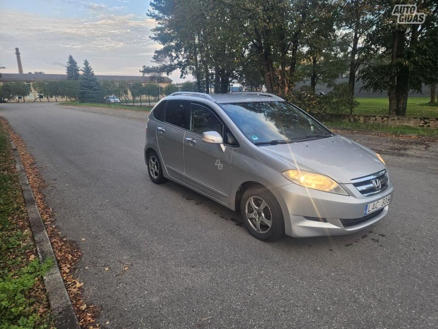 Pelēks Honda FR-V 2006 Jonava, ar dzinēja tilpumu 2.20 L un nobraukumu 350 tūkst. km par 1650 €, foto 4 vietnē AUTOMOTO.COM.LV