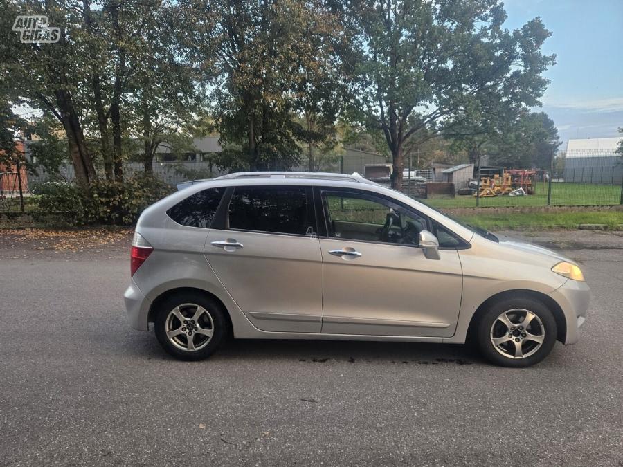 Pelēks Honda FR-V 2006 Jonava, ar dzinēja tilpumu 2.20 L un nobraukumu 350 tūkst. km par 1650 €, foto 5 vietnē AUTOMOTO.COM.LV