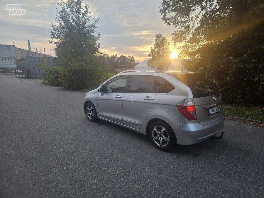 Pelēks Honda FR-V 2006 Jonava, ar dzinēja tilpumu 2.20 L un nobraukumu 350 tūkst. km par 1650 €, foto 8 vietnē AUTOMOTO.COM.LV