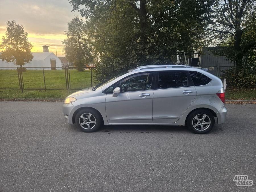 Pelēks Honda FR-V 2006 Jonava, ar dzinēja tilpumu 2.20 L un nobraukumu 350 tūkst. km par 1650 €, foto 9 vietnē AUTOMOTO.COM.LV
