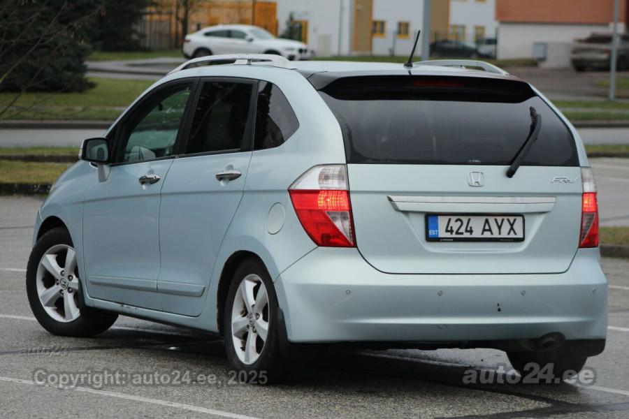 Grey Honda FR-V 2007 in Tartu, with an engine capacity of 1.80 L and mileage of 290 thousand km for 1499 €, photo 3 on AUTOMOTO.COM.LV
