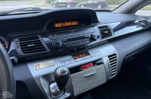 Pelēks Honda FR-V 2007 Viļņa, ar dzinēja tilpumu 2.20 L un nobraukumu 222 tūkst. km par 1350 €, foto 15 vietnē AUTOMOTO.COM.LV