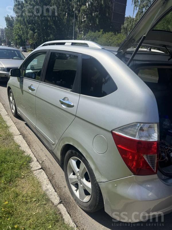 Pelēks Honda FR-V 2007 Rīga, ar dzinēja tilpumu 2.20 L un nobraukumu 0 tūkst. km par 700 €, foto 3 vietnē AUTOMOTO.COM.LV
