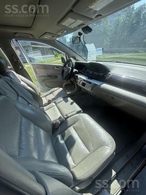 Pelēks Honda FR-V 2007 Rīga, ar dzinēja tilpumu 2.20 L un nobraukumu 0 tūkst. km par 700 €, foto 4 vietnē AUTOMOTO.COM.LV
