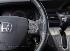 Grey Honda FR-V 2007 in Tallinn, with an engine capacity of 1.80 L and mileage of 180 thousand km for 3399 €, photo 15 on AUTOMOTO.COM.LV