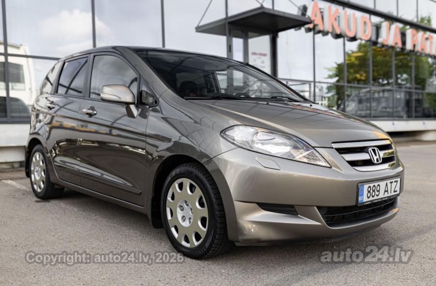 Grey Honda FR-V 2007 in Tallinn, with an engine capacity of 1.80 L and mileage of 145 thousand km for 3999 €, photo 1 on AUTOMOTO.COM.LV