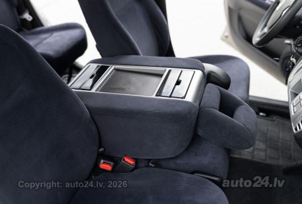 Pelēks Honda FR-V 2007 Tallina, ar dzinēja tilpumu 1.80 L un nobraukumu 145 tūkst. km par 3999 €, foto 9 vietnē AUTOMOTO.COM.LV