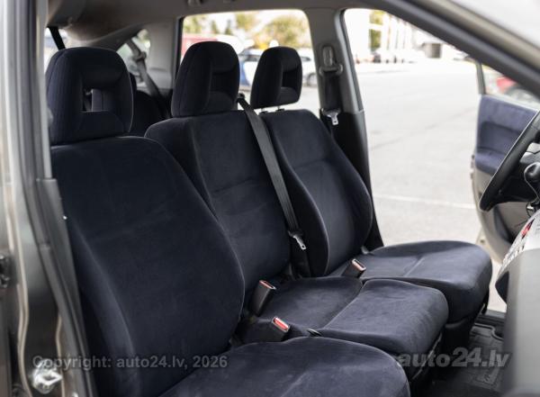 Pelēks Honda FR-V 2007 Tallina, ar dzinēja tilpumu 1.80 L un nobraukumu 145 tūkst. km par 3999 €, foto 10 vietnē AUTOMOTO.COM.LV
