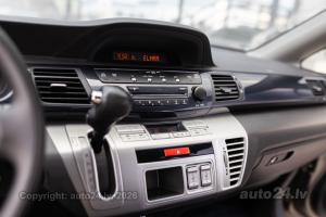 Grey Honda FR-V 2007 in Tallinn, with an engine capacity of 1.80 L and mileage of 145 thousand km for 3999 €, photo 14 on AUTOMOTO.COM.LV