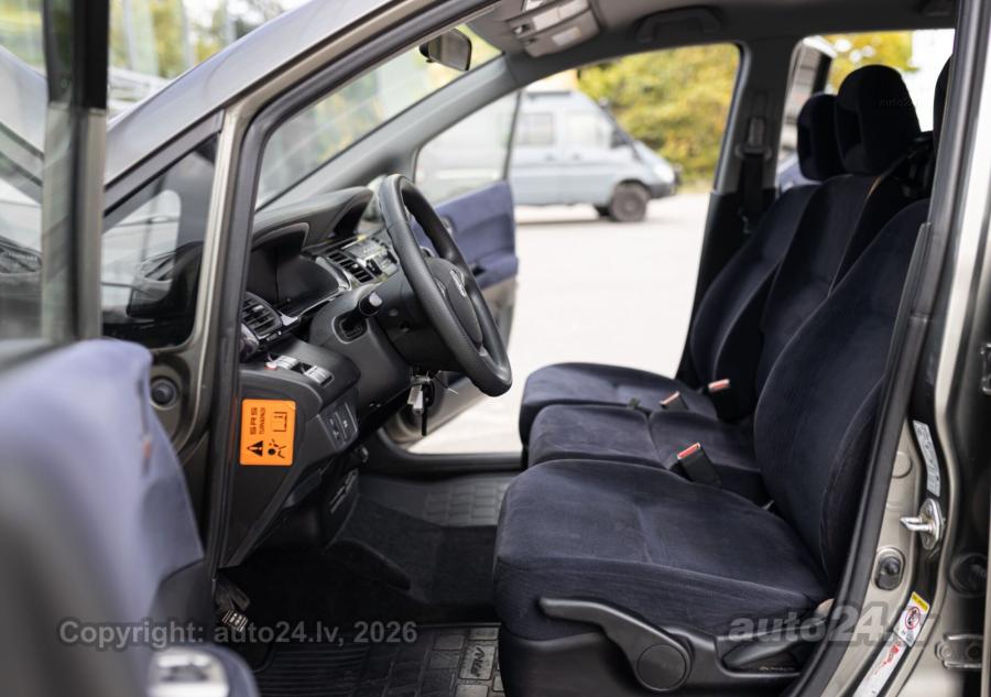 Grey Honda FR-V 2007 in Tallinn, with an engine capacity of 1.80 L and mileage of 145 thousand km for 3999 €, photo 21 on AUTOMOTO.COM.LV