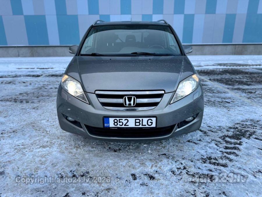 Grey Honda FR-V 2008 in Tallinn, with an engine capacity of 1.80 L and mileage of 245 thousand km for 1199 €, photo 4 on AUTOMOTO.COM.LV