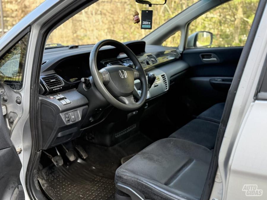 Honda FR-V 2007 Viļņa, ar dzinēja tilpumu 2.20 L un nobraukumu 223 tūkst. km par 1600 €, foto 7 vietnē AUTOMOTO.COM.LV