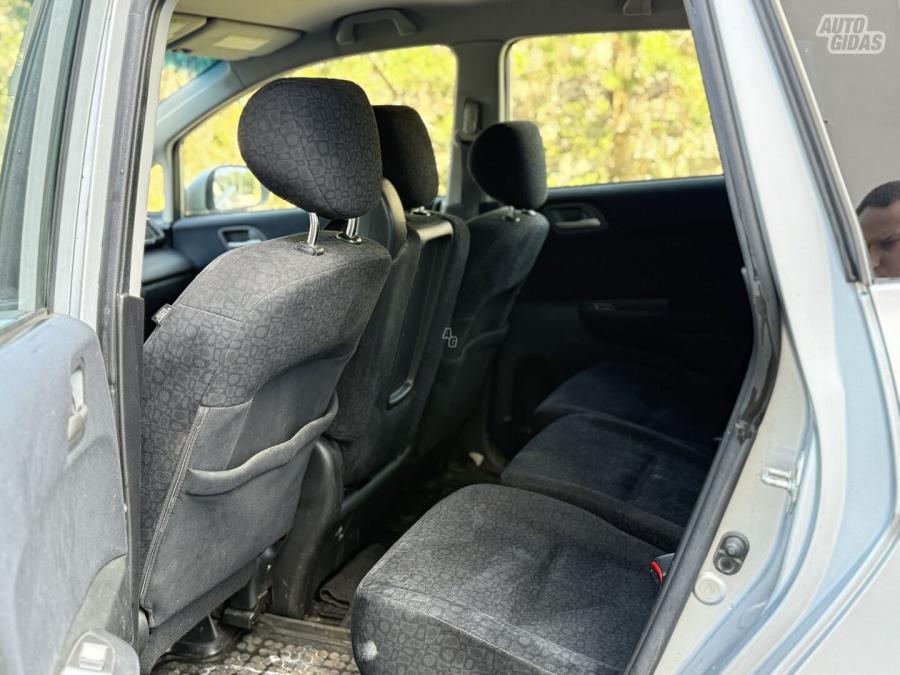 Honda FR-V 2007 Viļņa, ar dzinēja tilpumu 2.20 L un nobraukumu 223 tūkst. km par 1600 €, foto 8 vietnē AUTOMOTO.COM.LV