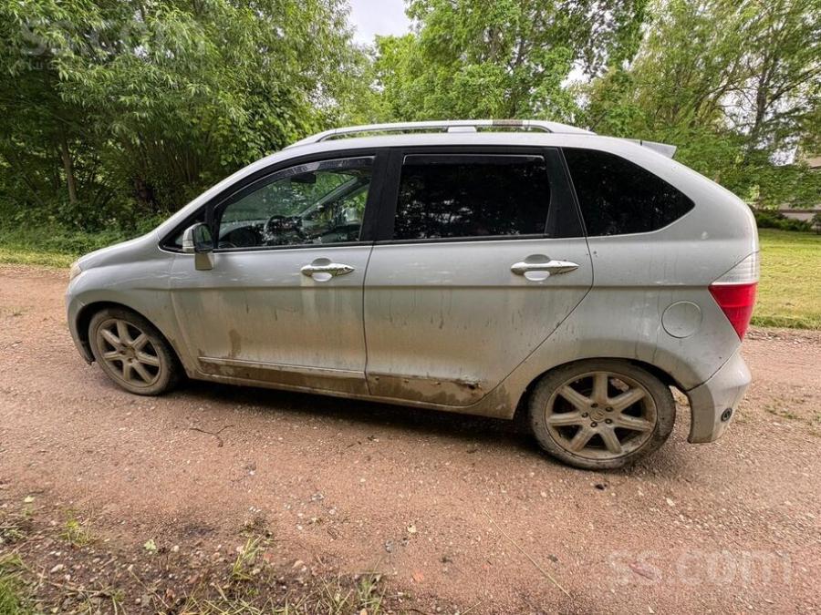 Хонда ФРВ 2005 в Лиепая, объемом двигателя 2.00 л и пробегом 310 тыс. км за 600 €, фото 3 на AUTOMOTO.COM.LV