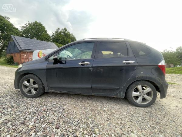 Honda FR-V 2005 in Vilnius, with an engine capacity of 2.20 L and mileage of 39 thousand km for 650 €, photo 3 on AUTOMOTO.COM.LV