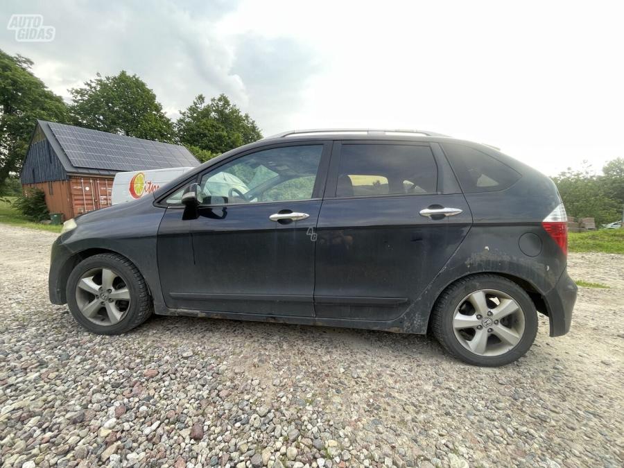 Honda FR-V 2005 in Vilnius, with an engine capacity of 2.20 L and mileage of 39 thousand km for 650 €, photo 4 on AUTOMOTO.COM.LV