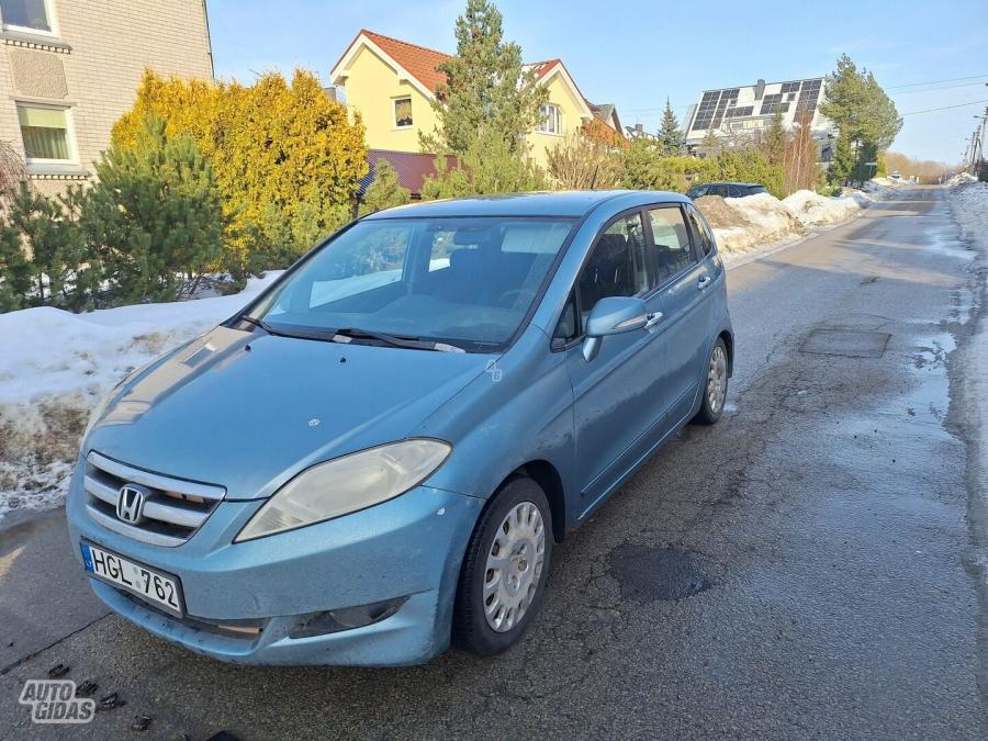Honda FR-V 2006 in Klaipeda, with an engine capacity of 2.20 L and mileage of 300 thousand km for 580 €, photo 1 on AUTOMOTO.COM.LV