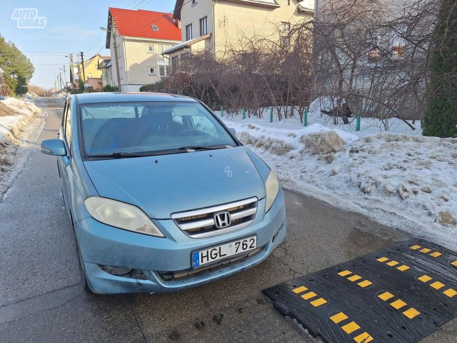 Honda FR-V 2006 in Klaipeda, with an engine capacity of 2.20 L and mileage of 300 thousand km for 580 €, photo 2 on AUTOMOTO.COM.LV