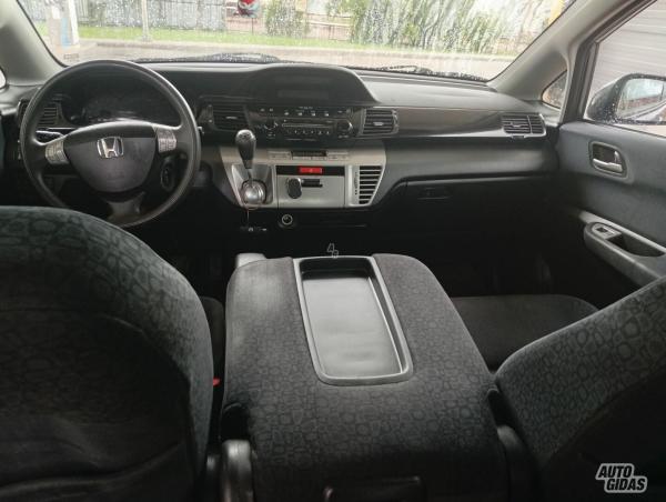 Honda FR-V 2006 in Telschi, with an engine capacity of 2.20 L and mileage of 250 thousand km for 500 €, photo 8 on AUTOMOTO.COM.LV