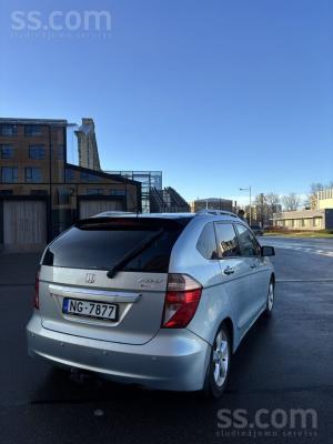Honda FR-V 2007 Rīga, ar dzinēja tilpumu 1.80 L un nobraukumu 233 tūkst. km par 1900 €, foto 3 vietnē AUTOMOTO.COM.LV