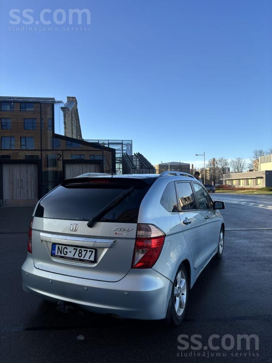 Honda FR-V 2007 Rīga, ar dzinēja tilpumu 1.80 L un nobraukumu 233 tūkst. km par 1900 €, foto 3 vietnē AUTOMOTO.COM.LV