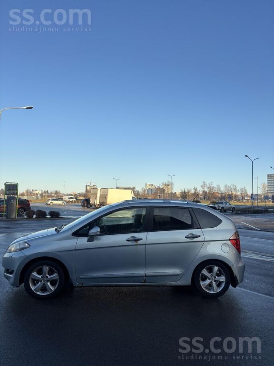 Honda FR-V 2007 Rīga, ar dzinēja tilpumu 1.80 L un nobraukumu 233 tūkst. km par 1900 €, foto 5 vietnē AUTOMOTO.COM.LV