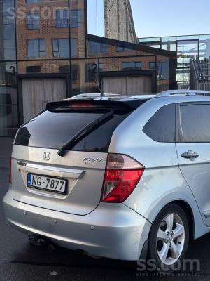 Honda FR-V 2007 Rīga, ar dzinēja tilpumu 1.80 L un nobraukumu 233 tūkst. km par 1900 €, foto 8 vietnē AUTOMOTO.COM.LV
