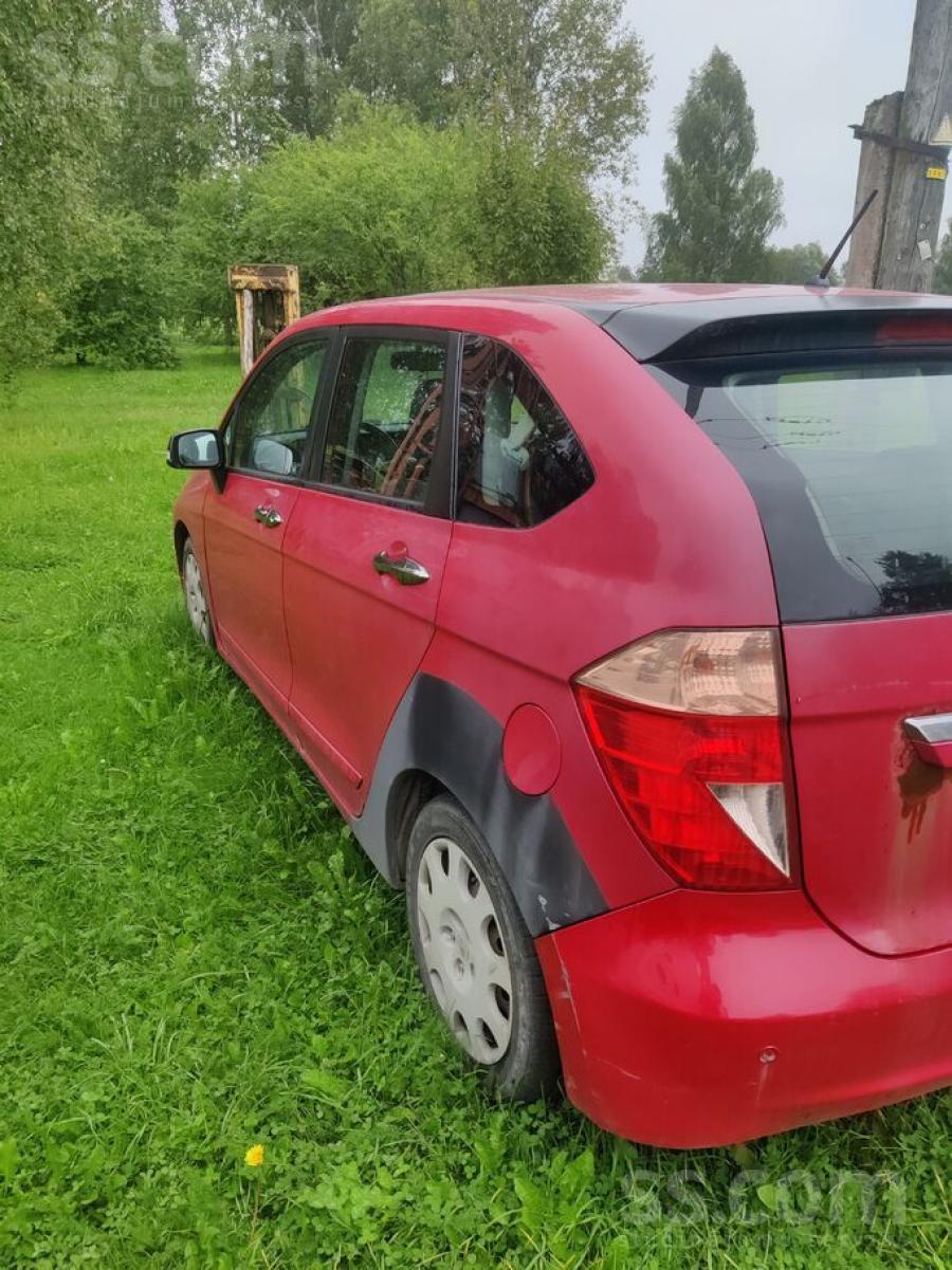 Red Honda FR-V 2007 in Cesis, with an engine capacity of 1.80 L and mileage of 264 thousand km for 900 €, photo 3 on AUTOMOTO.COM.LV