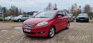 Red Honda FR-V 2006 in Valmiera, with an engine capacity of 2.00 L and mileage of 252 thousand km for 1650 €, photo 6 on AUTOMOTO.COM.LV