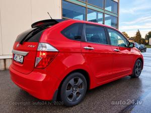 Red Honda FR-V 2005 in Tartu, with an engine capacity of 1.70 L and mileage of 240 thousand km for 1250 €, photo 5 on AUTOMOTO.COM.LV