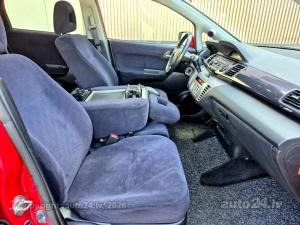 Red Honda FR-V 2007 in Tallinn, with an engine capacity of 1.80 L and mileage of 196 thousand km for 1890 €, photo 9 on AUTOMOTO.COM.LV