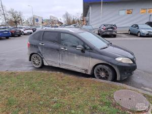 Honda FR-V 2005 in Vilnius, with an engine capacity of 2.20 L and mileage of 2 thousand km for 350 €, photo  on AUTOMOTO.COM.LV