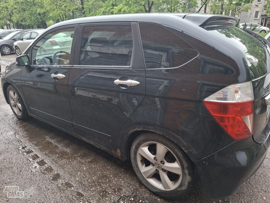 Honda FR-V 2007 in Vilnius, with an engine capacity of 2.20 L and mileage of 400 thousand km for 400 €, photo 3 on AUTOMOTO.COM.LV
