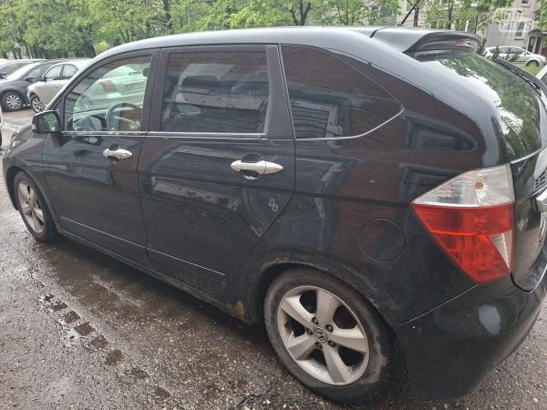 Honda FR-V 2007 Viļņa, ar dzinēja tilpumu 2.20 L un nobraukumu 222 tūkst. km par 350 €, foto 2 vietnē AUTOMOTO.COM.LV