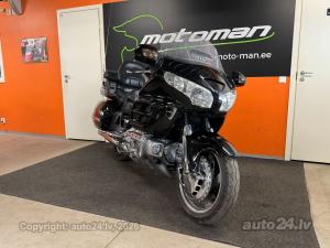 Black Honda GL 1800 2001 in Tartu, with an engine capacity of 1.80 L and mileage of 47 thousand km for 7290 €, photo 3 on AUTOMOTO.COM.LV