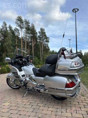 Хонда GL 1800 2006 в Рига, объемом двигателя 1.80 л и пробегом 0 тыс. км за 9000 €, фото 5 на AUTOMOTO.COM.LV