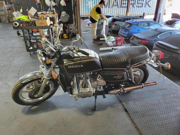 Black Honda Goldwing 1978 in Kaunas, with an engine capacity of 1.10 L and mileage of 33 thousand km for 3875 €, photo 1 on AUTOMOTO.COM.LV