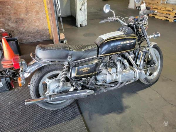 Black Honda Goldwing 1978 in Kaunas, with an engine capacity of 1.10 L and mileage of 33 thousand km for 3875 €, photo 4 on AUTOMOTO.COM.LV