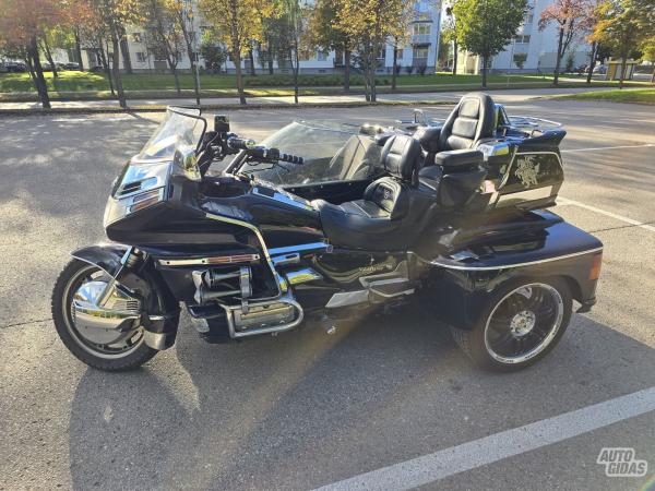 Melns Honda Goldwing 1998 Mažeikiai, ar dzinēja tilpumu 1.50 L un nobraukumu 70 tūkst. km par 11999 €, foto 5 vietnē AUTOMOTO.COM.LV